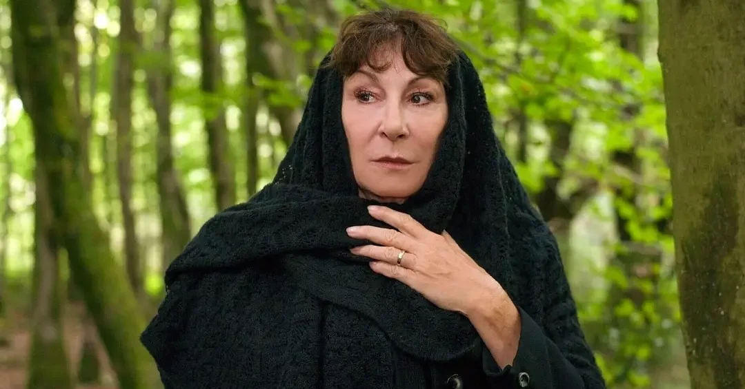 The Watcher In The Woods (2017) | Jennifer Handorf